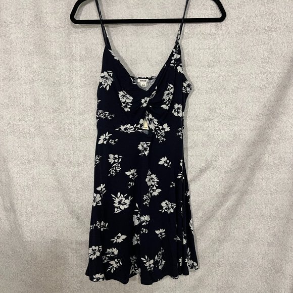 Garage | Dresses | Nwt Garage Twistfront Black Floral Dress W ...